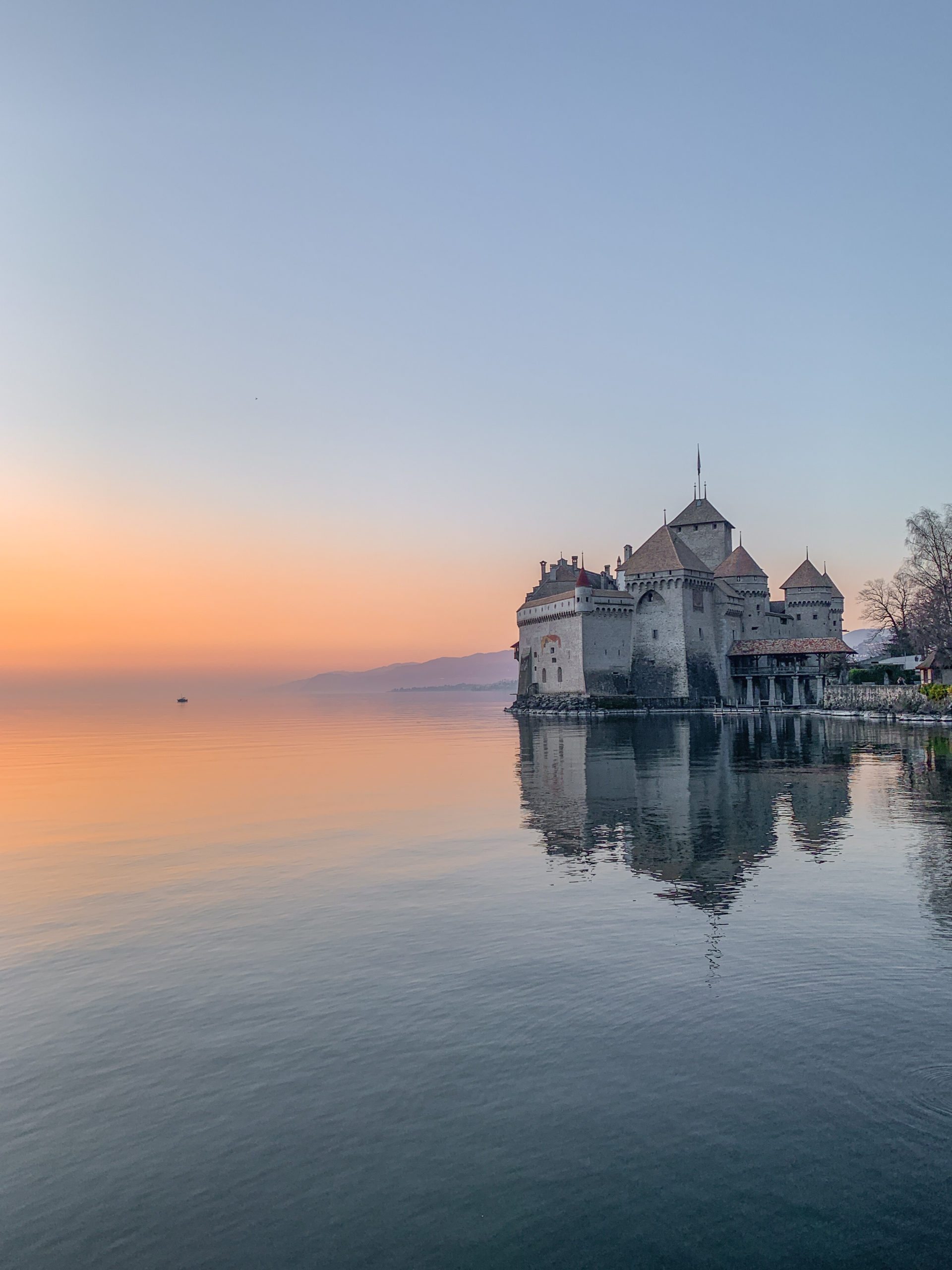 Le Château et le Fort de Chillon - From Switzerland to World