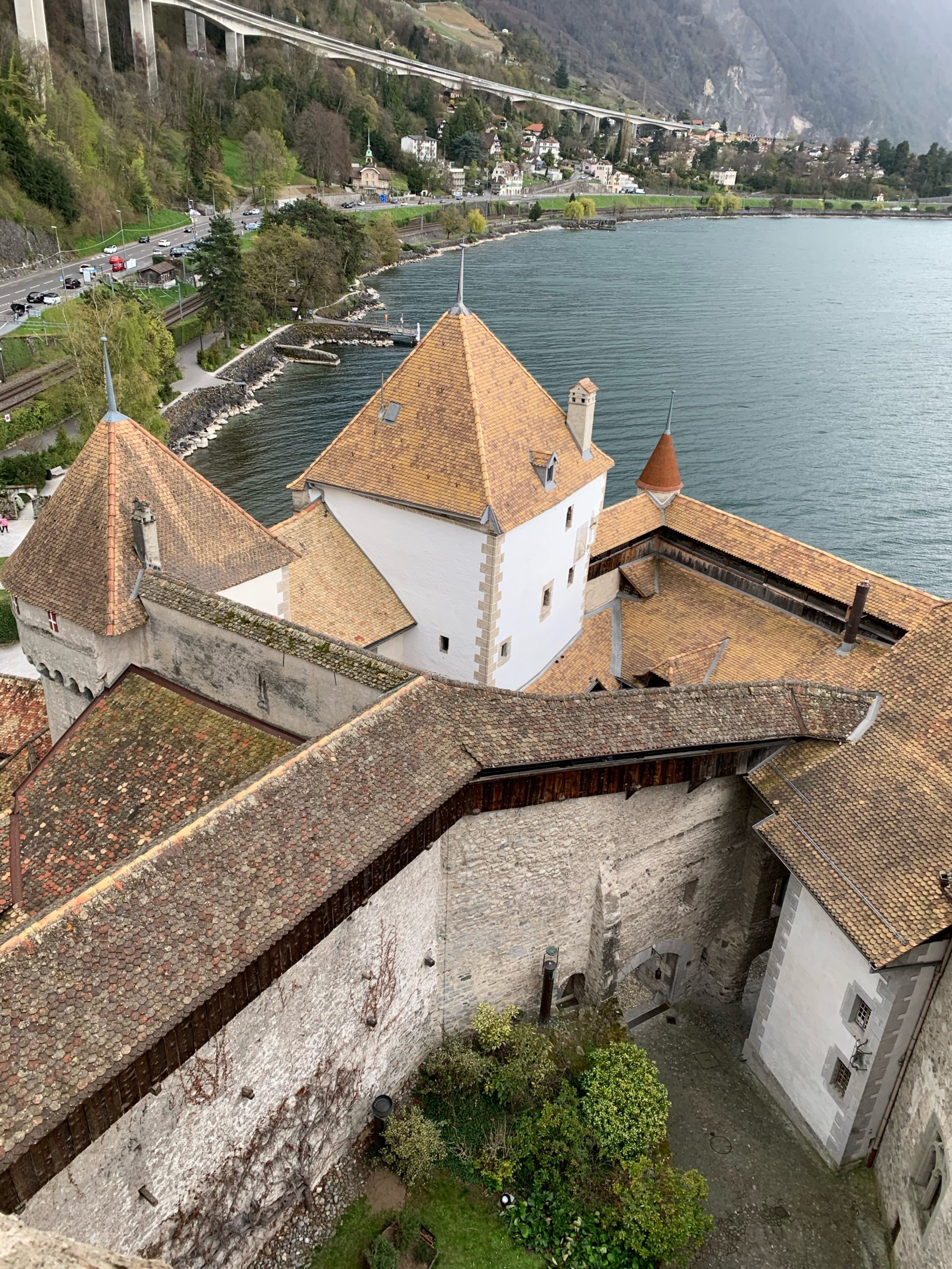 Le Château et le Fort de Chillon - From Switzerland to World